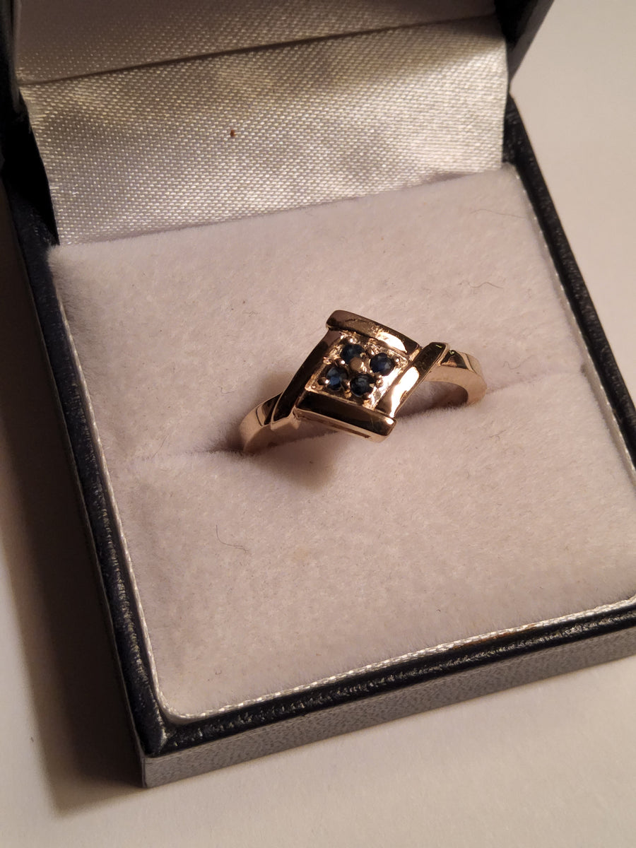 Blue Sapphire Ring – Lesser Jewellers